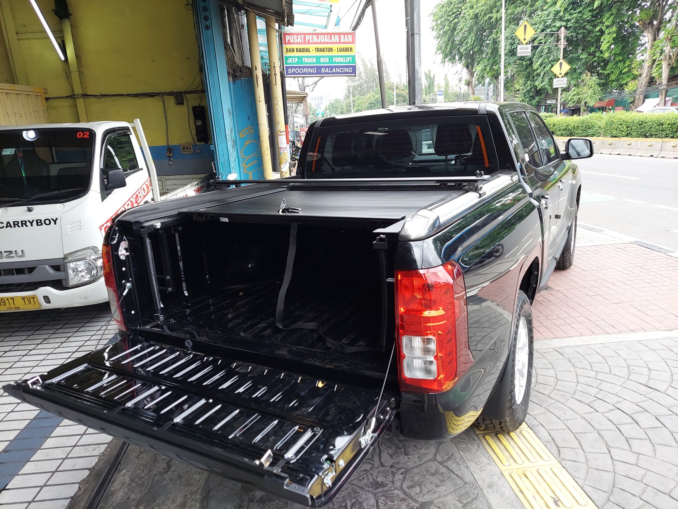 CB-789F-CMSD Roller Lid CARRYBOY Mitsubishi Triton GLS 2024 (New Model ...