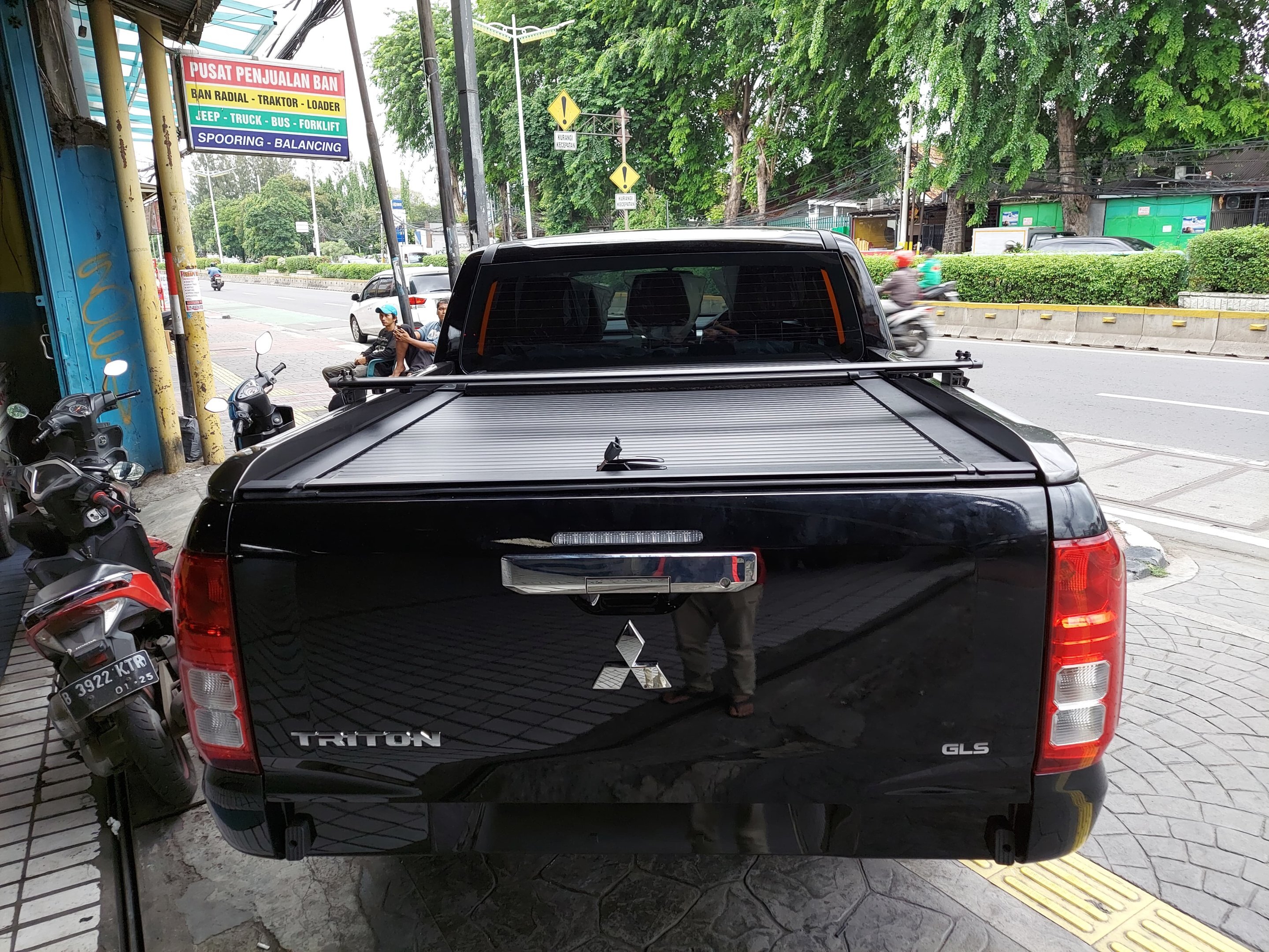 CB-789F-CMSD Roller Lid CARRYBOY Mitsubishi Triton GLS 2024 (New Model ...